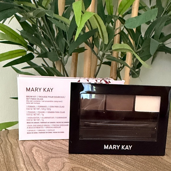 Mary Kay | Makeup | Mary Kay Brow Palette With Rich Brown And Soft ...